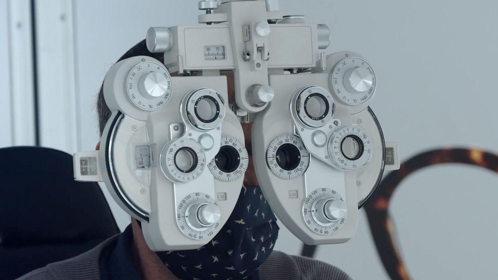 this-optician-s-free-eye-tests-helped-spot-the-lies-in-the-fine-print